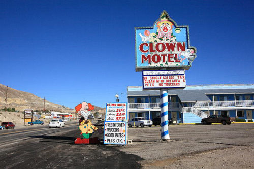 What It Was Like Spending the Night in a Haunted Clown Motel – Taken by ...